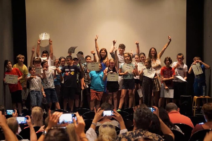 Rólunk :: Bright Generation